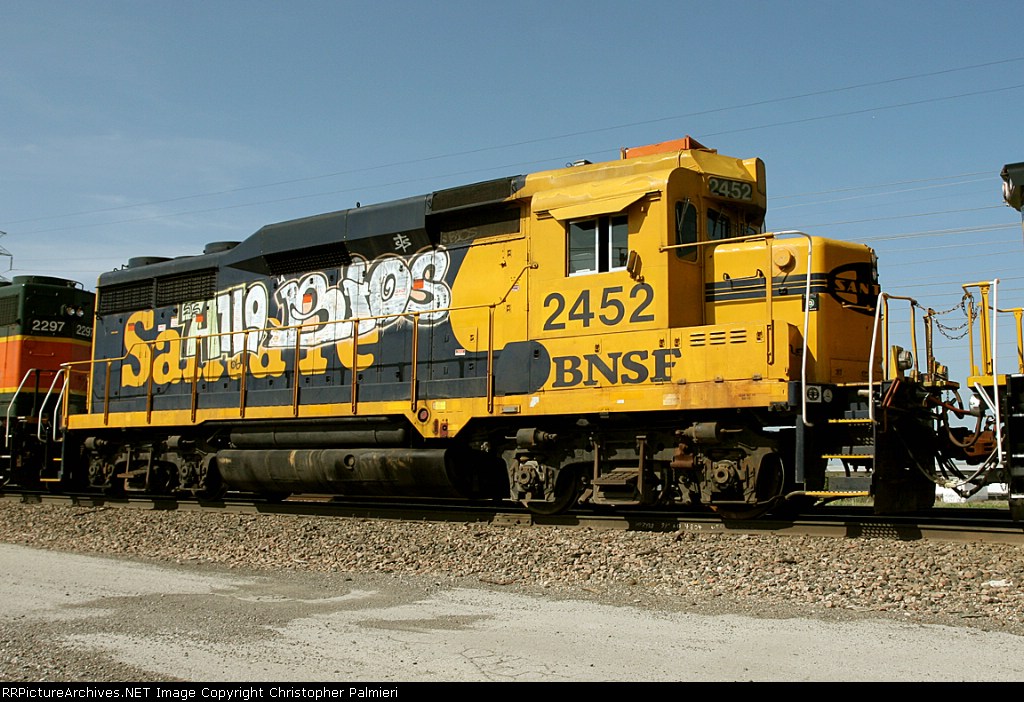 BNSF 2452